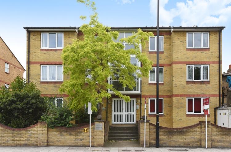 Peckham Rye London SE15 1 bed flat - £1,400 pcm (£323 pw)