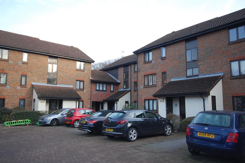 Braybourne Drive, Isleworth TW7 1 bed flat - £1,105 pcm (£255 pw)