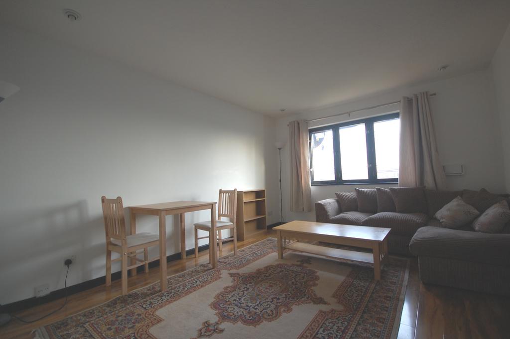 Braybourne Drive, Isleworth TW7 1 bed flat - £1,105 pcm (£255 pw)