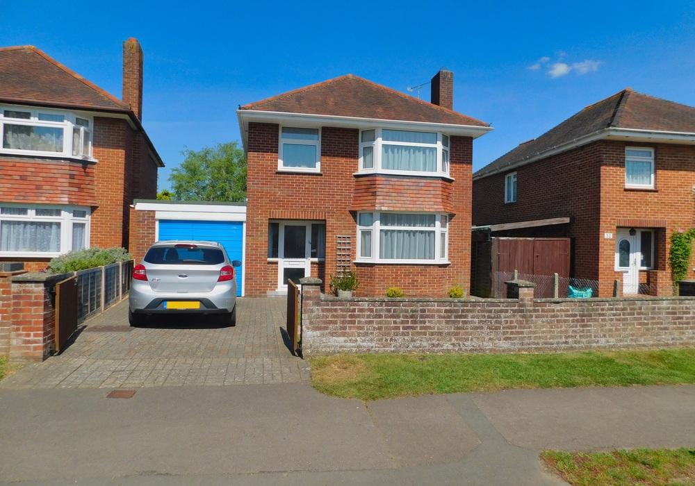 Rushington Avenue, Totton SO40 3 bed detached house - £450,000