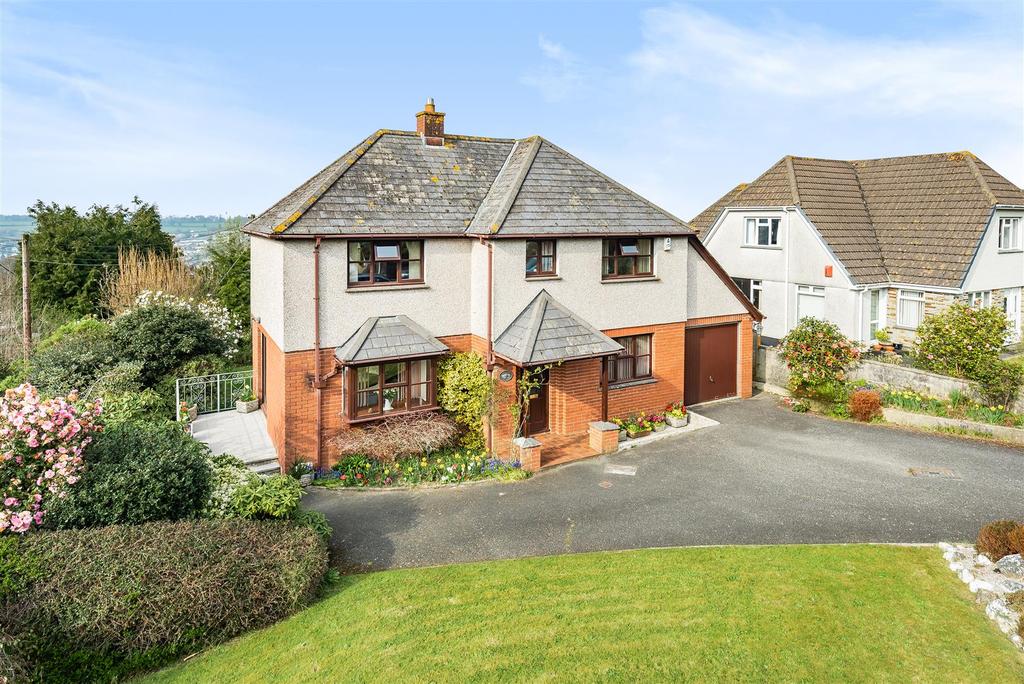 Penworth Close, Launceston 3 bed detached house - £369,950