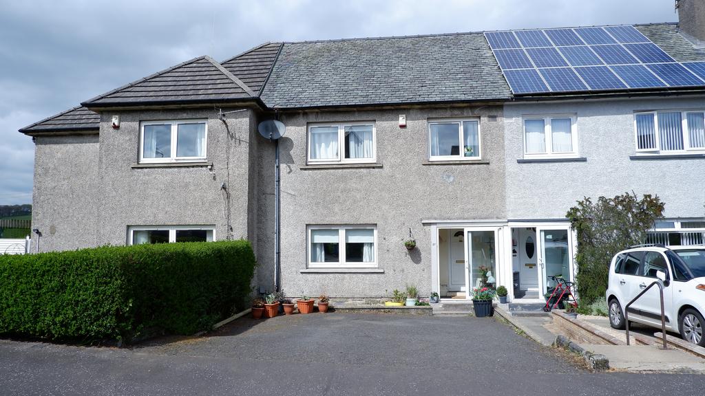 Gleniffer View, Neilston G78 3 bed terraced house - £145,000
