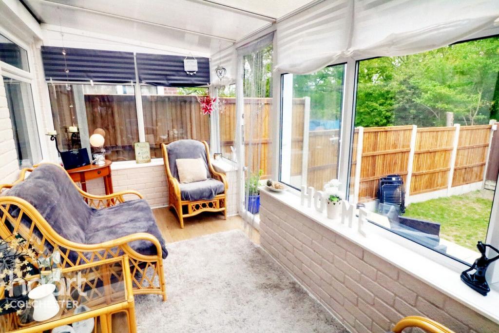 Queensland Drive, Colchester 3 bed semi-detached house - £300,000