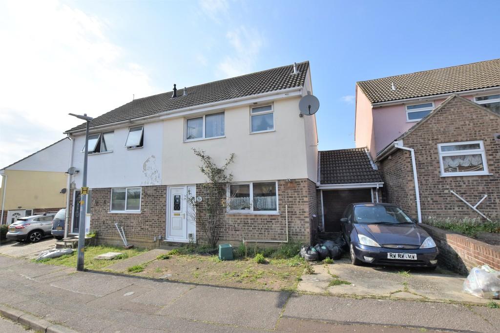 Patmore Road, Colchester, Essex, CO4 3PN 3 bed semi-detached house - £ ...