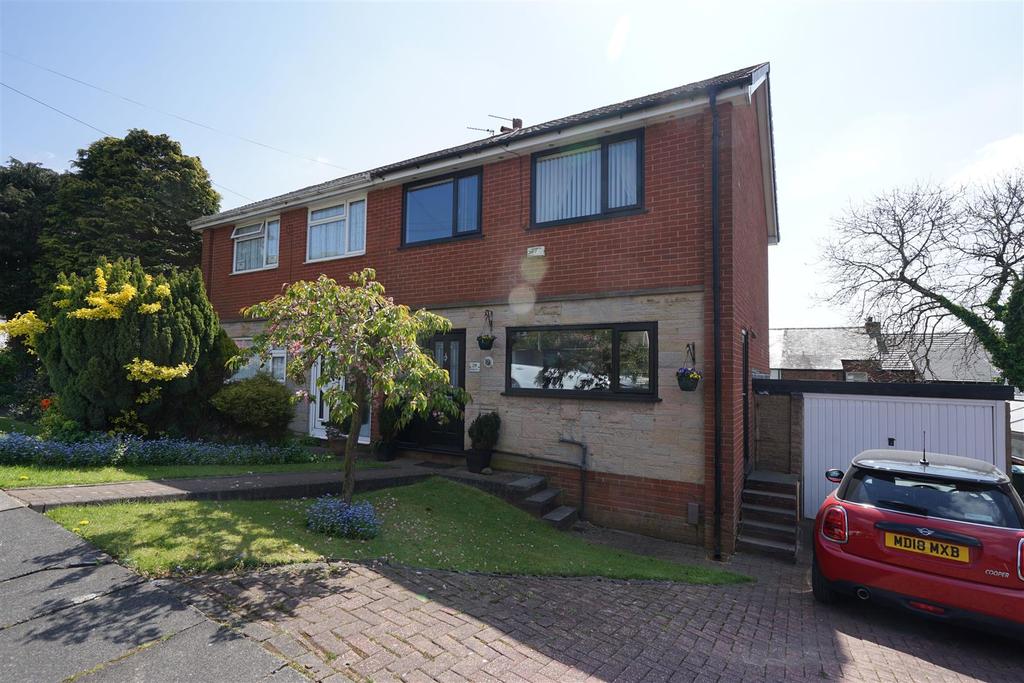 Douglas Avenue, Horwich, Bolton 3 bed semi-detached house - £200,000
