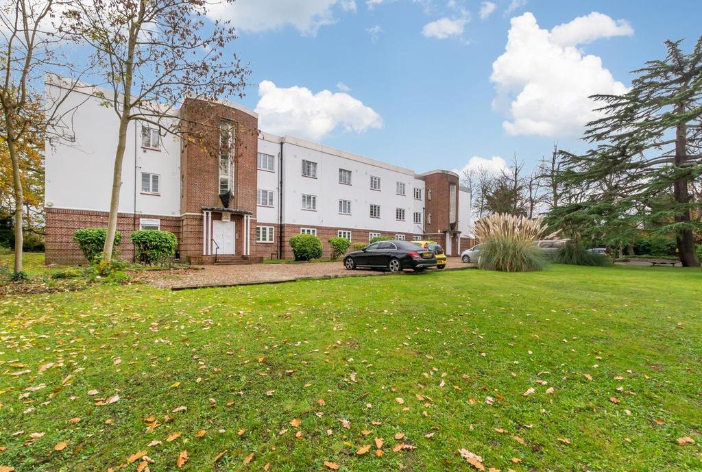 The Woodlands, Upper Norwood, SE19 3 bed apartment - £1,500 pcm (£346 pw)