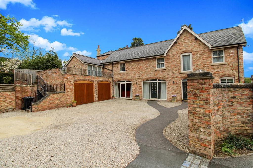 Spring Bank Road, Ripon 3 bed coach house - £600,000