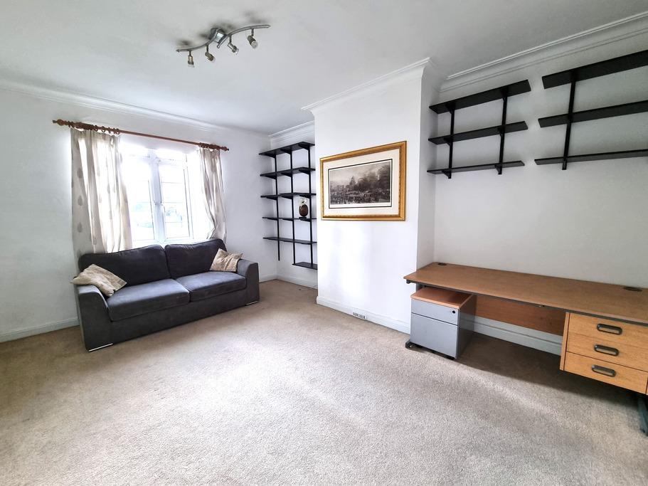 CLIVE LODGE, SHIREHALL LANE, LONDON, NW4 2 bed flat - £315,000