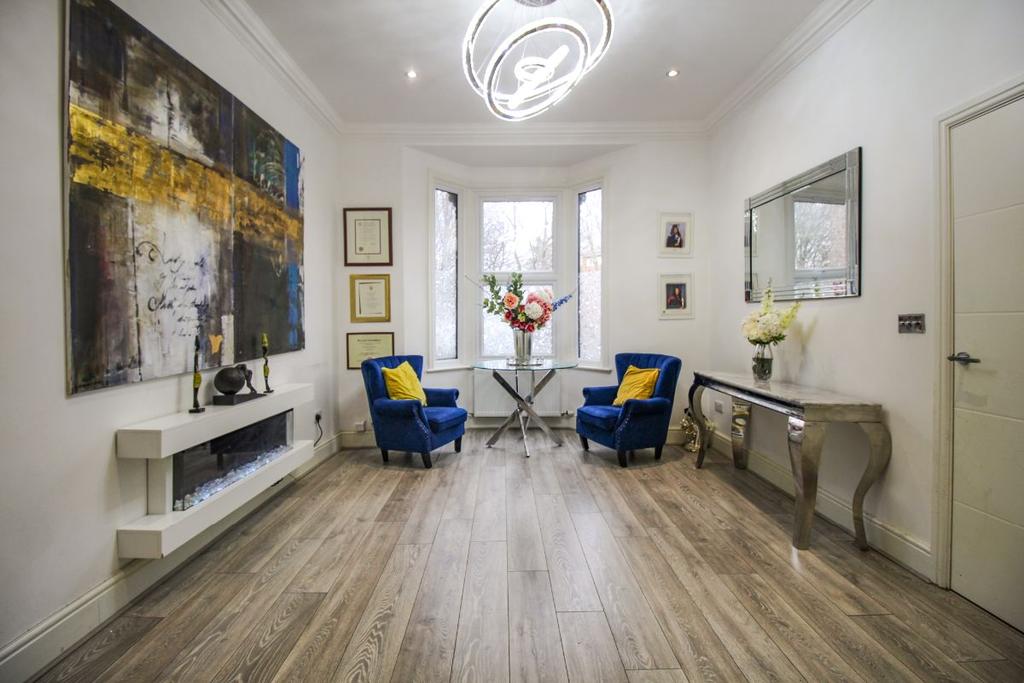 Vicarage Lane, London E15 5 bed terraced house - £3,500 pcm (£808 pw)