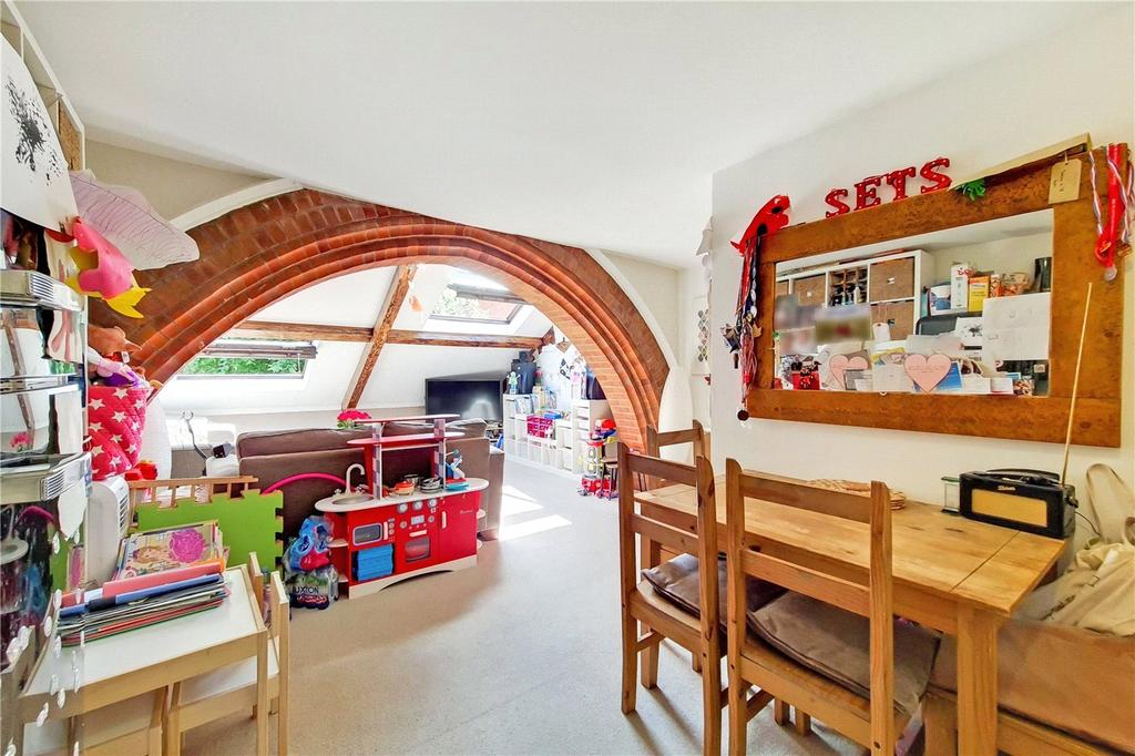 Mayfield Road, London, N8 1 bed apartment - £350,000