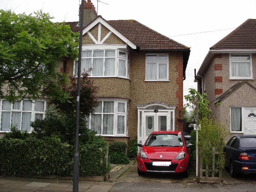 Park Lane, Harrow, Middlesex, HA2 3 bed semi-detached house - £565,000