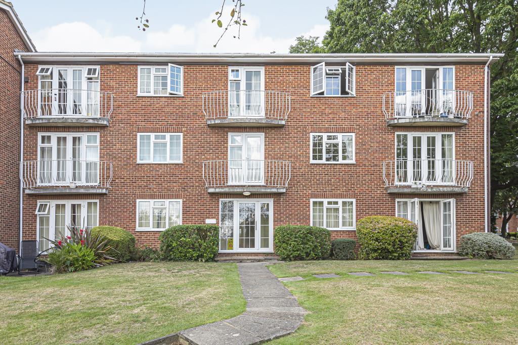 Belgrave Manor, Woking, GU22 2 bed flat - £300,000