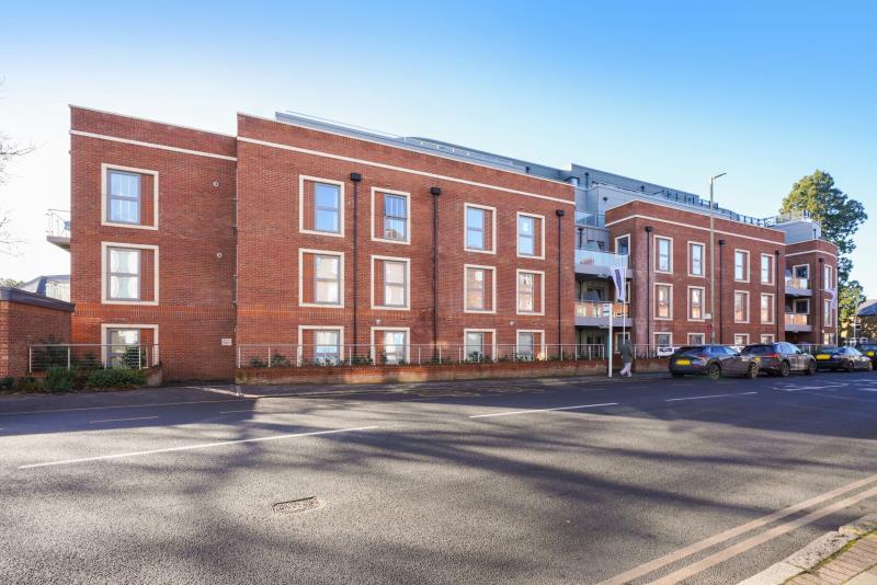 Landmark Court, 30 Queens Road... 2 bed apartment - £1,850 pcm (£427 pw)