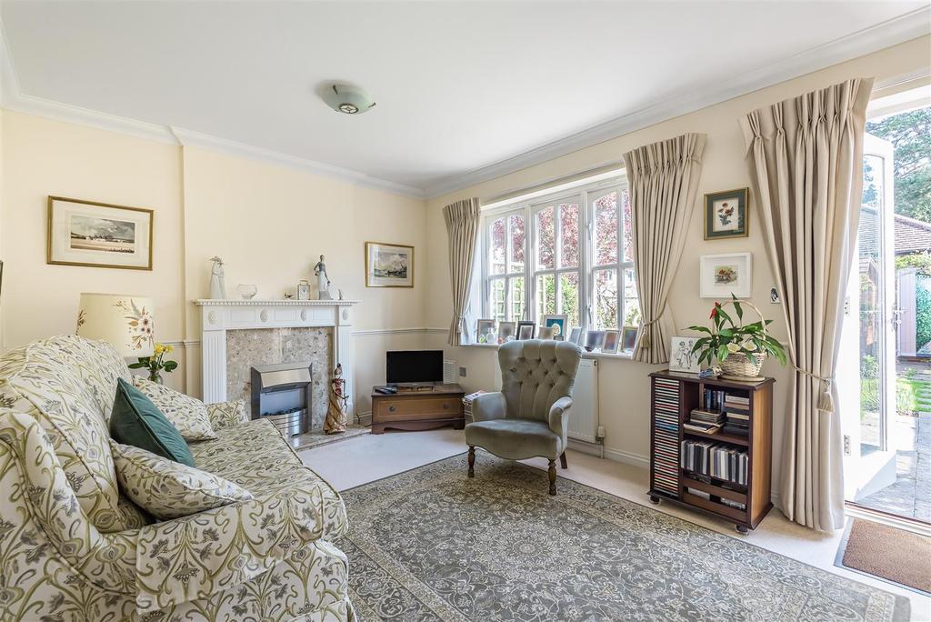 Glaziers Lane, Normandy, Guildford 4 bed house - £525,000