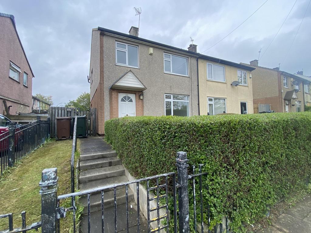Broadstone Way, Holmewood, Bradford, BD4 3 bed semi-detached house - £ ...