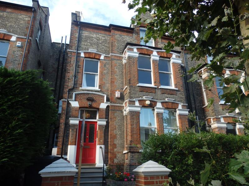 Crouch Hall Road, Crouch End, N8 Studio - £1,200 pcm (£277 pw)