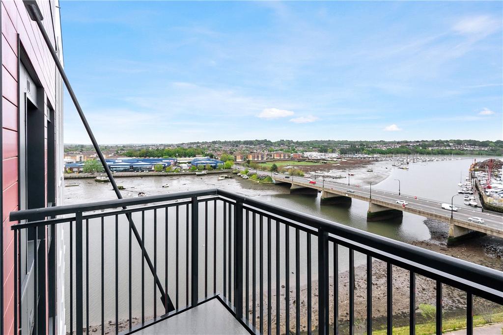 Meridian Way, Southampton, SO14 2 bed apartment - £1,200 pcm (£277 pw)