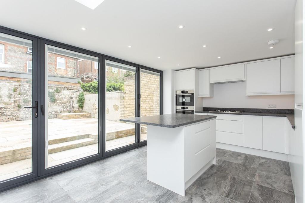 Albert Road, Ramsgate 4 bed semi-detached house - £550,000
