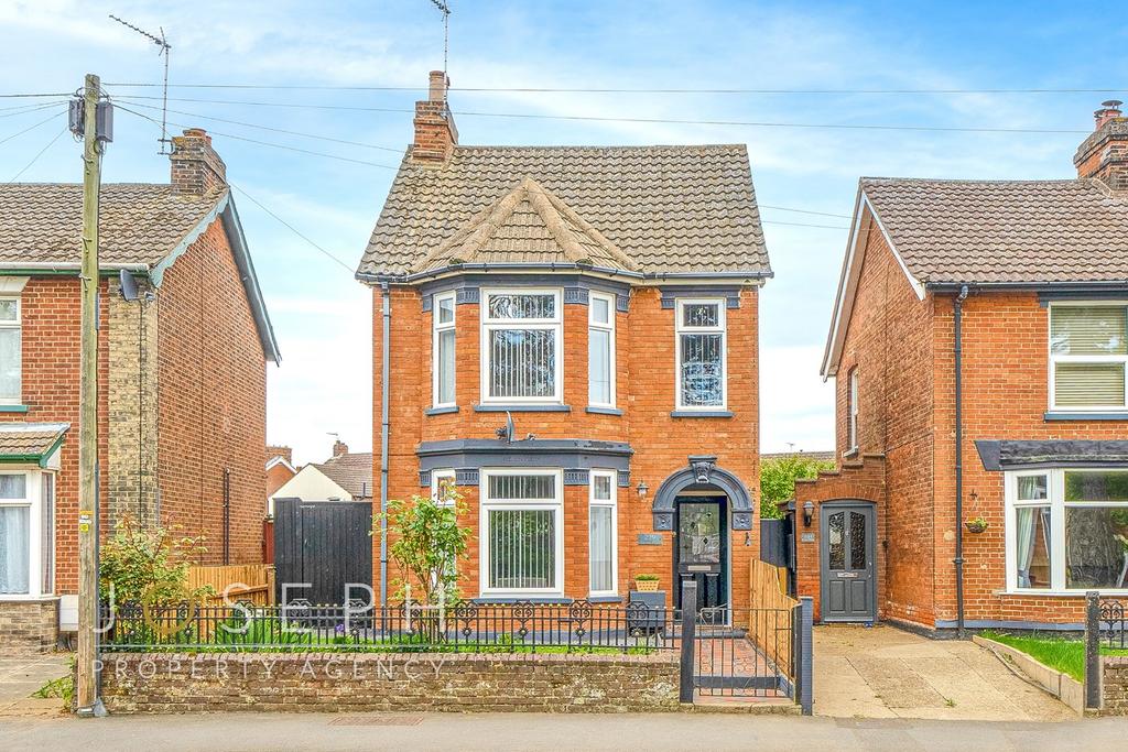 Nacton Road, Ipswich, IP3 3 bed detached house for sale - £325,000