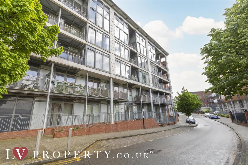 Mason Way, Birmingham City Centre 2 bed apartment - £220,000