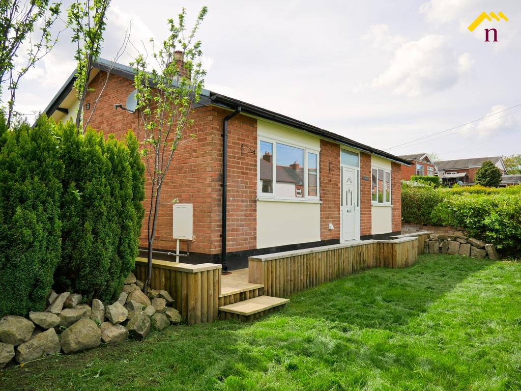 Heol Caradoc, Coedpoeth, LL11 2 bed bungalow - £200,000