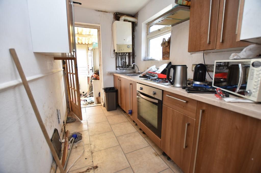 Halsbury Road East, Northolt, UB5 4PY 3 bed semi-detached house - £525,000