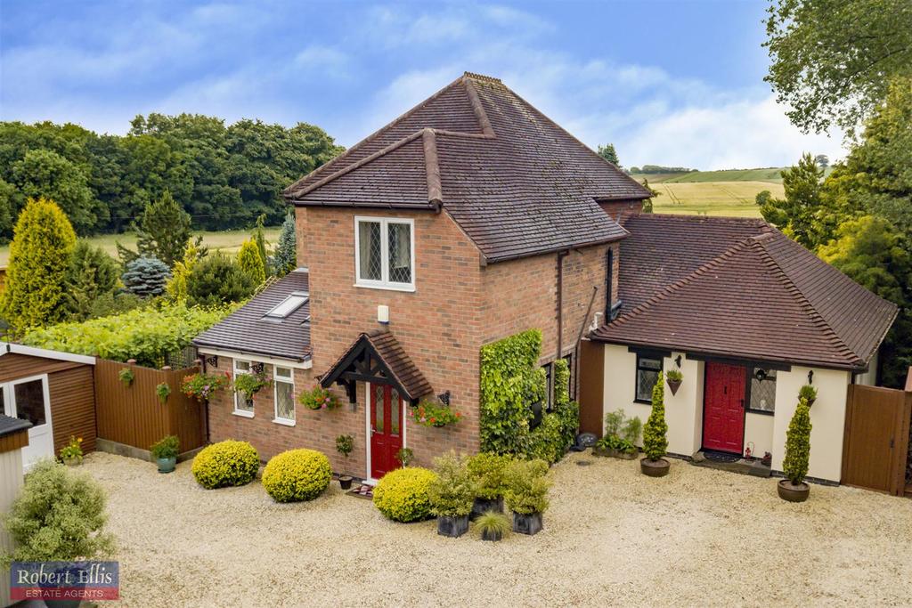 Trowell Moor, Trowell, Nottingham 3 bed detached house - £695,000