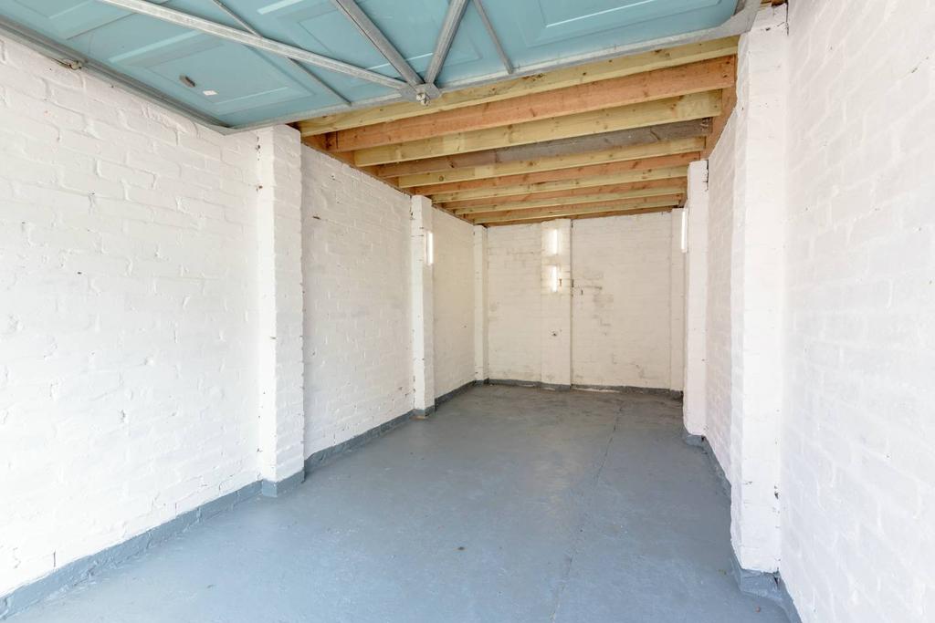 Garage, 3/3 East Champanyie... Parking - £39,000