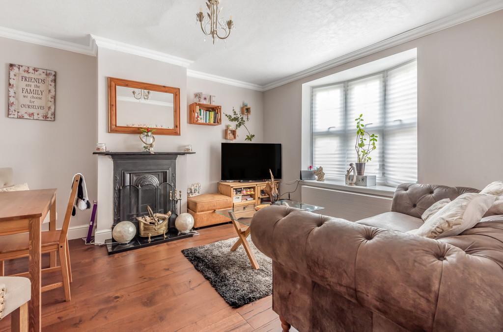 Dunkery Road, London, SE9 2 bed terraced house - £400,000