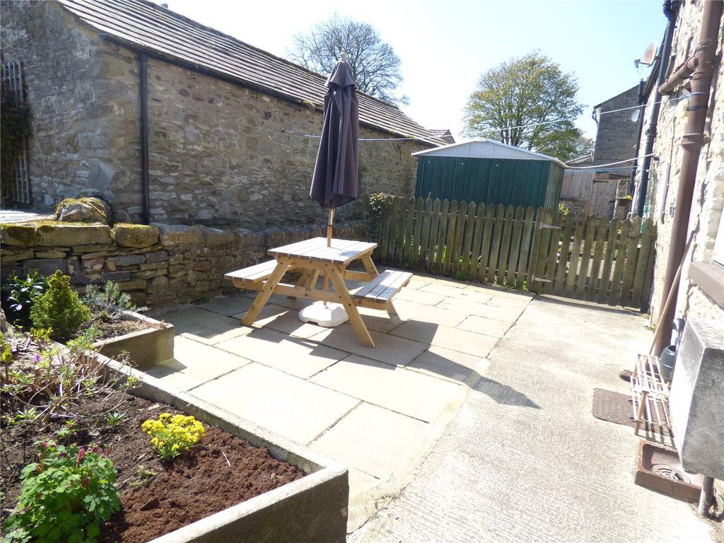 Bellerby, Leyburn, North Yorkshire, DL8 2 bed end of terrace house - £ ...
