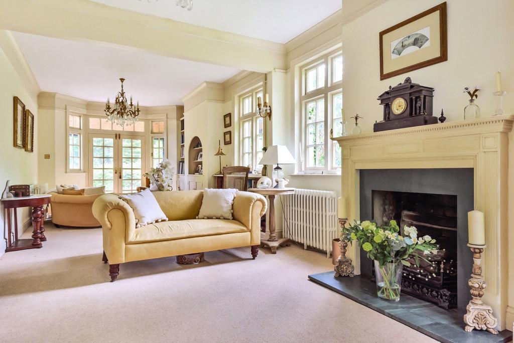 Churt Road, Hindhead, GU26 5 bed detached house - £1,350,000