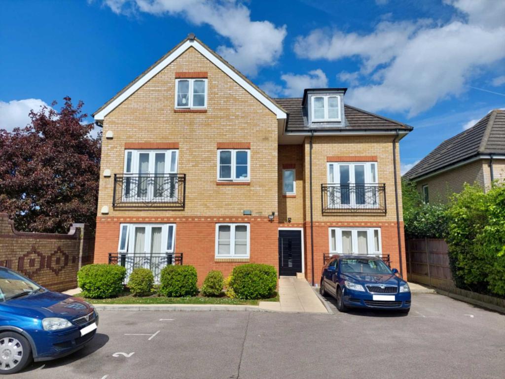 Longfield House, Hatfield 2 bed apartment - £1,250 pcm (£288 pw)