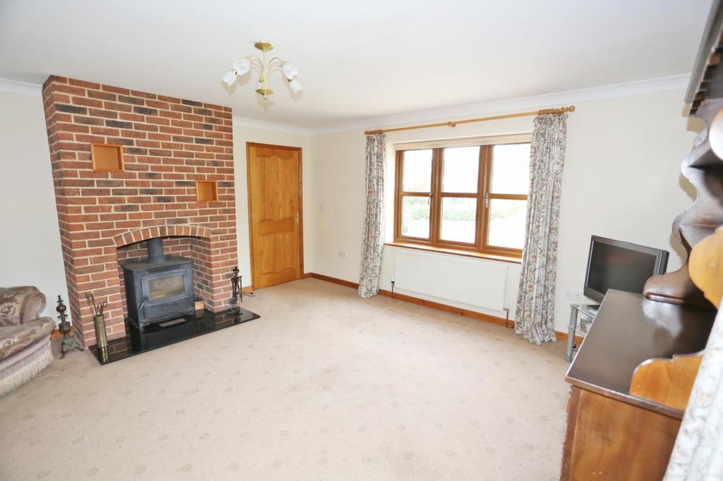 Mill Road, Stokesby, Great Yarmouth, NR29 3 bed house - £500,000