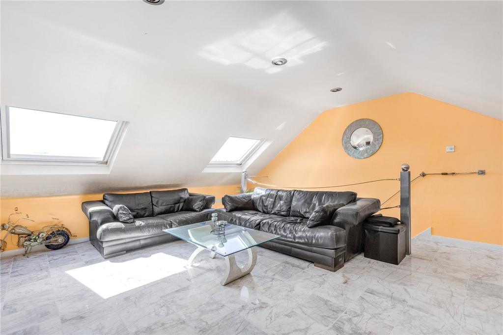 Rita Road, London 3 bed flat - £700,000