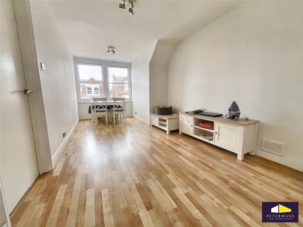 Kestrel Avenue, London, SE24 1 bed apartment - £1,650 pcm (£381 pw)