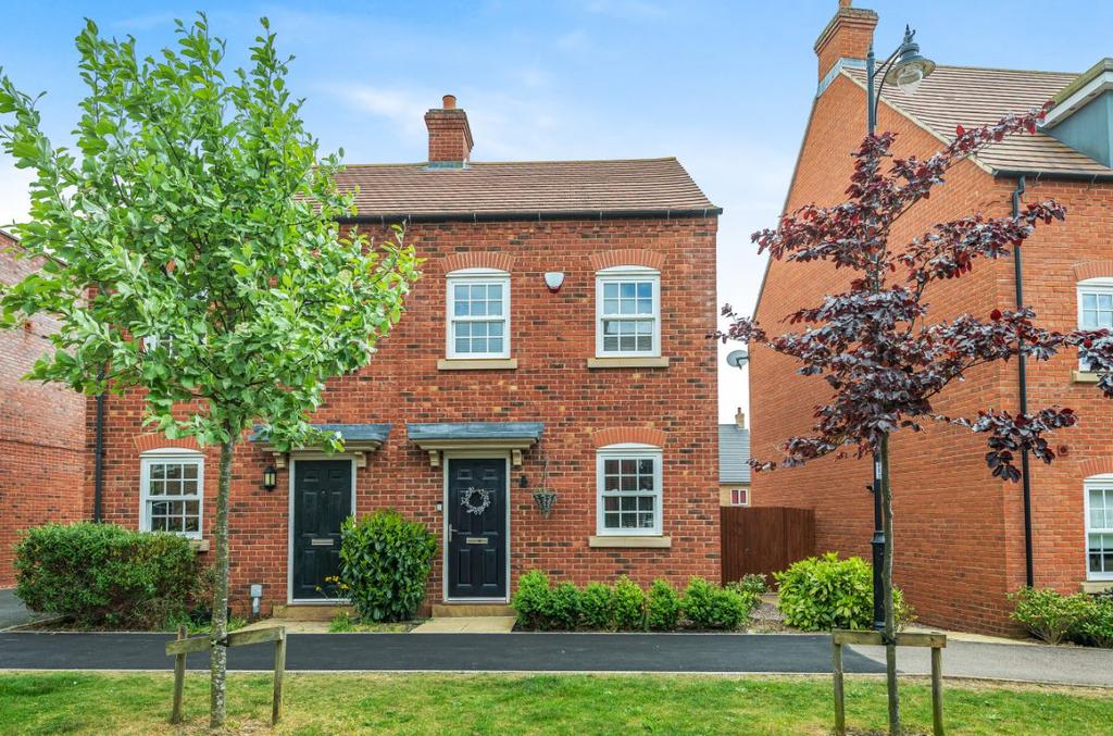 Saxon Way, Great Denham, Bedford 2 bed semi-detached house - £290,000
