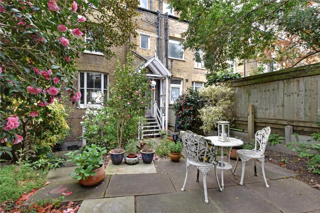 Bennett Park, Blackheath, London, SE3 2 bed apartment - £850,000