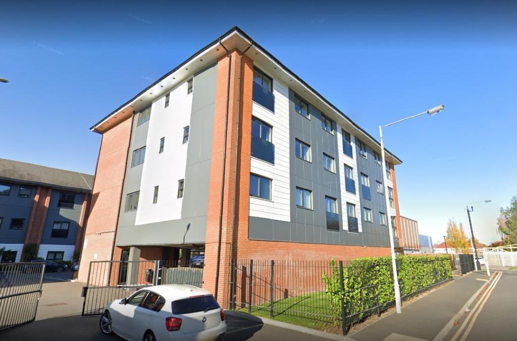 Slough, Berkshire, SL1 1 bed flat - £200,000