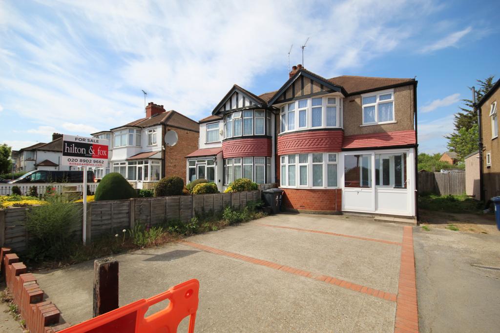 Alperton Lane, Perivale, Middlesex UB6 3 bed semi-detached house - £575,000