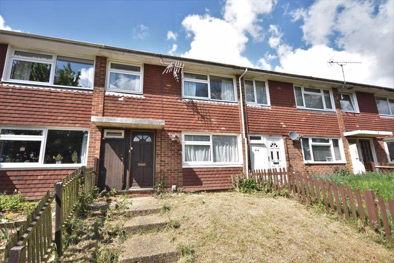 Macdonald Road, Farnham 4 bed terraced house - £1,850 pcm (£427 pw)