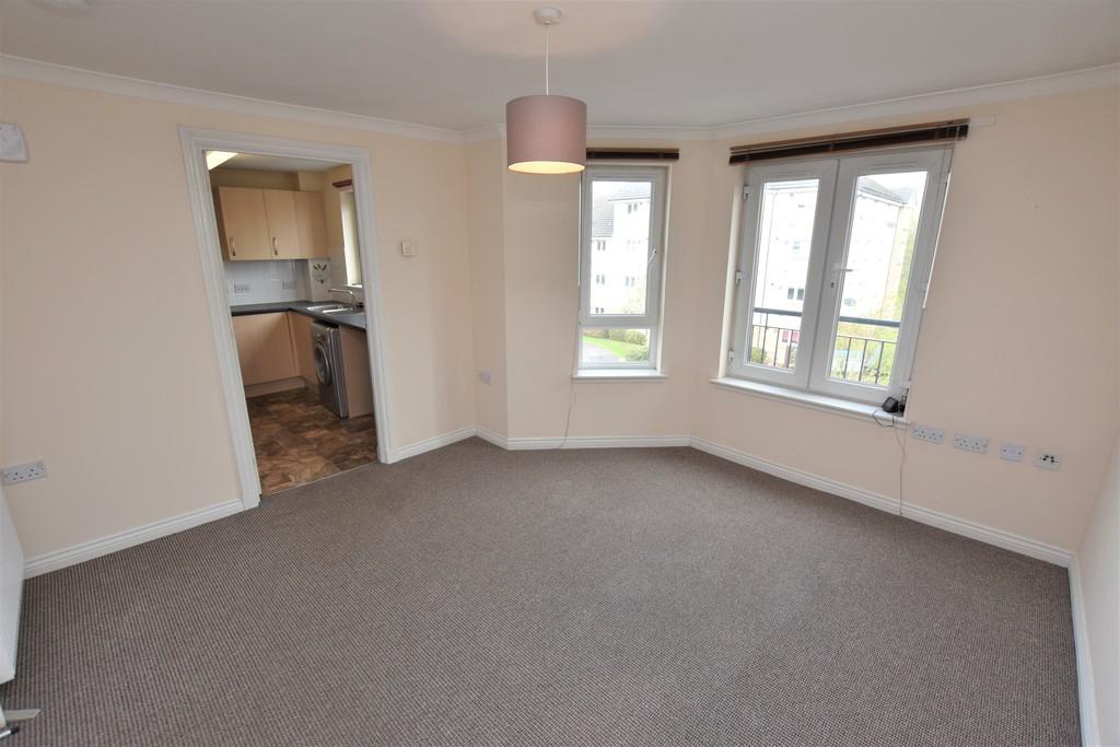 Simpson Square, Perth 2 bed flat - £120,000