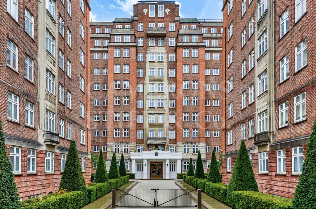 Grove Hall Court, London Studio - £1,650 pcm (£381 pw)