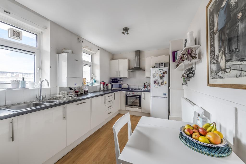Peckham Rye London SE15 2 bed flat - £1,575 pcm (£363 pw)