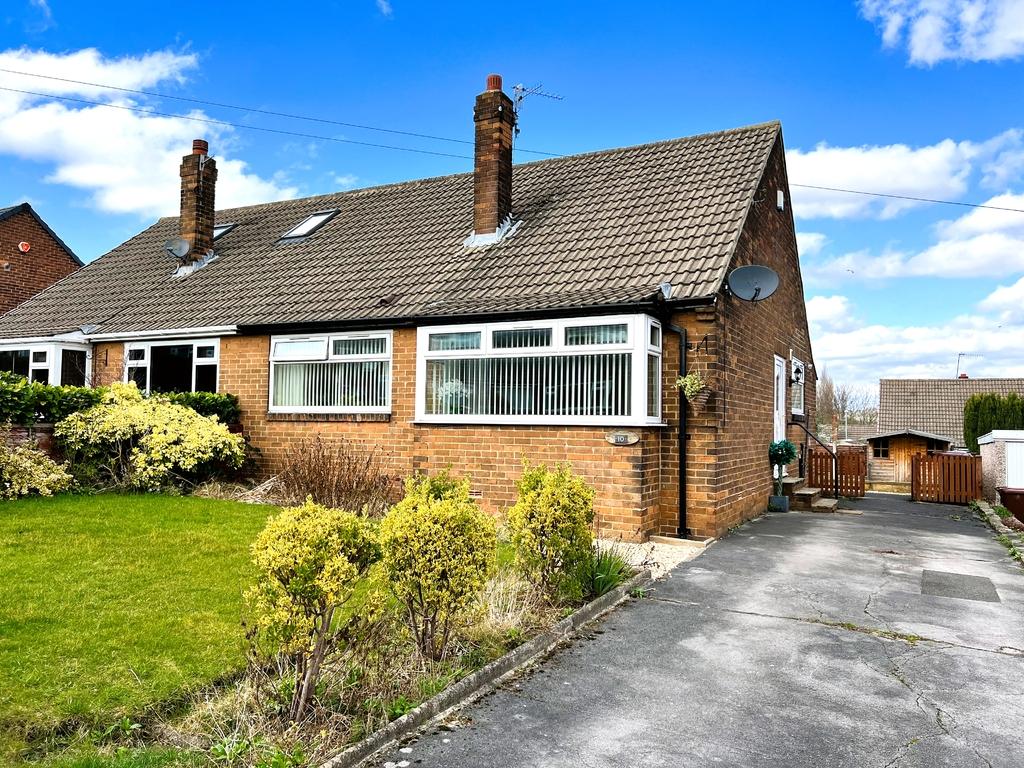 Springbank Drive, Farsley, Pudsey, West Yorkshire 2 bed semi-detached ...