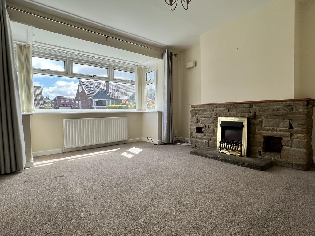 Springbank Drive, Farsley, Pudsey, West Yorkshire 2 bed semi-detached ...