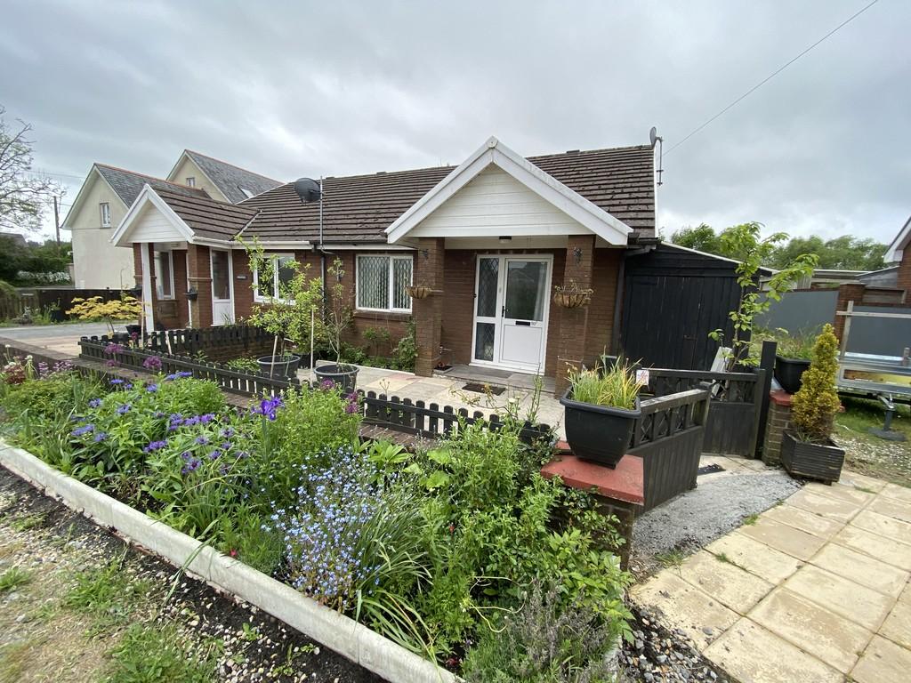Singleton Road, Upper Tumble, Upper... 2 bed semi-detached bungalow - £ ...