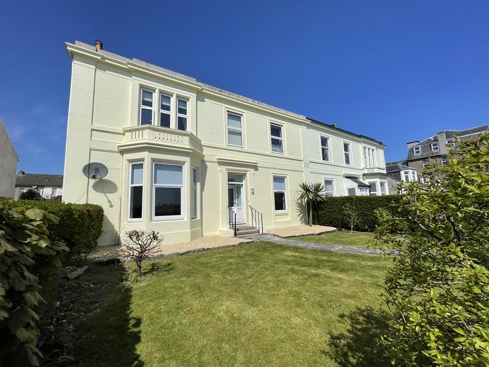 81 Alexandra Parade, Dunoon, Argyll... 3 bed flat - £195,000