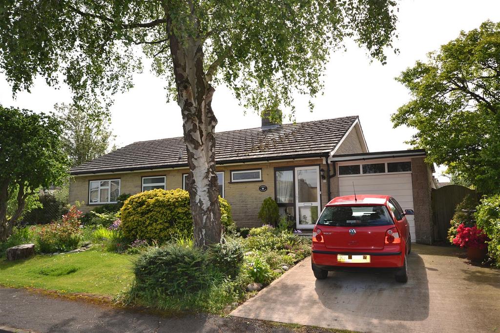 St. Osmund Close, Yetminster, Sherborne 3 bed detached bungalow - £385,000