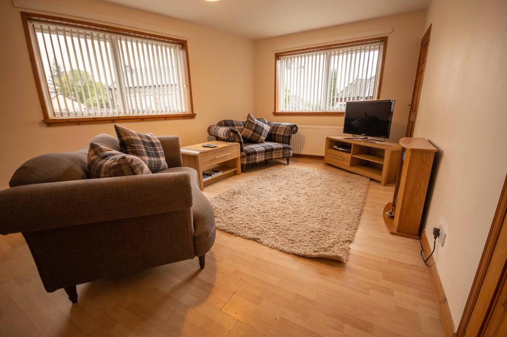 Edward Street, Dunoon, PA23 1 bed flat - £68,000