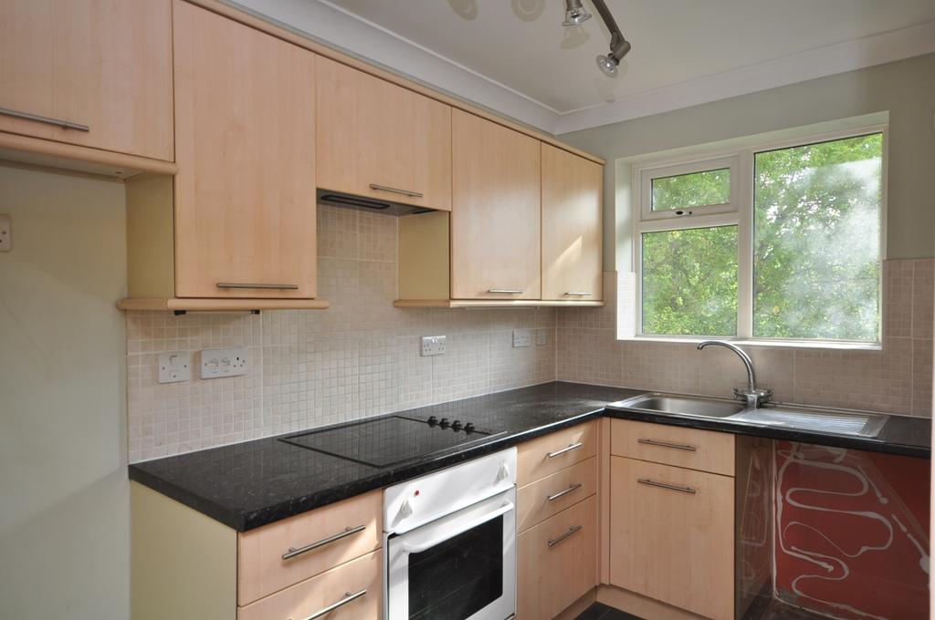 Gregory Close Gillingham ME8 1 bed apartment - £695 pcm (£160 pw)